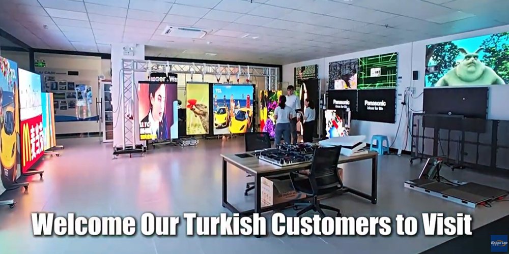 Welcome Turkish Customers to Visit Our LED Screen Factory